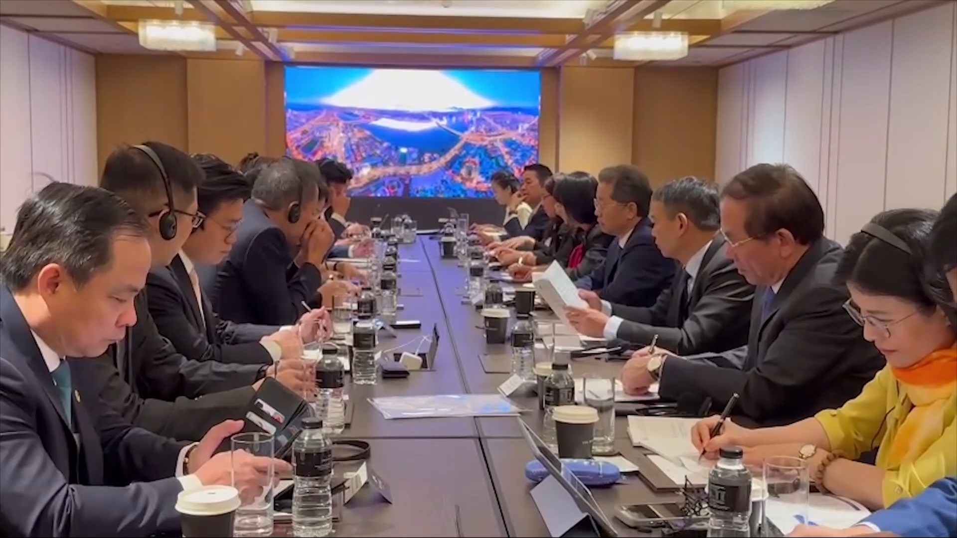 Đoàn công tác TP Đà Nẵng làm việc với tập đoàn Lobb Heng